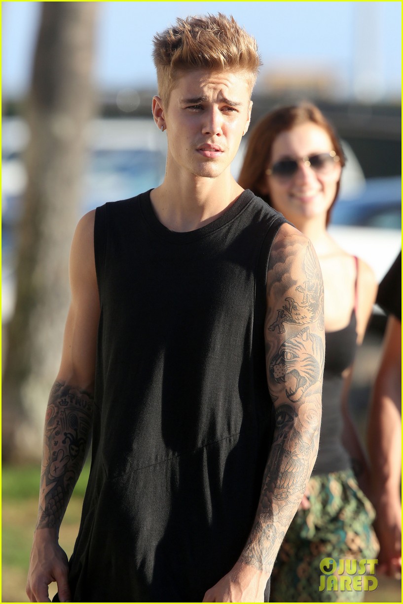 Justin Bieber Shows Off His Sporty Side in Venice Beach: Photo 3203715 ...
