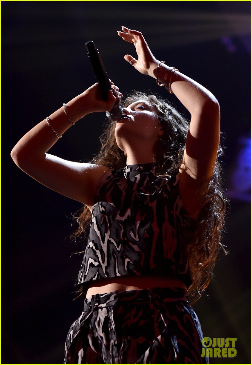 Lorde Rocks Out at iHeartRadio Music Festival 2014 - Full Video!: Photo ...
