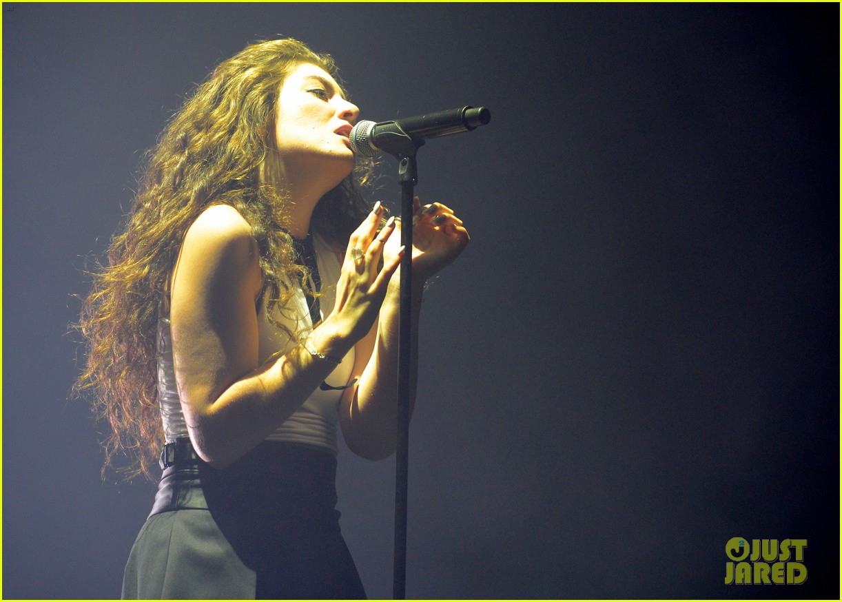 Lorde Rocks Out at iHeartRadio Music Festival 2014 - Full Video!: Photo ...