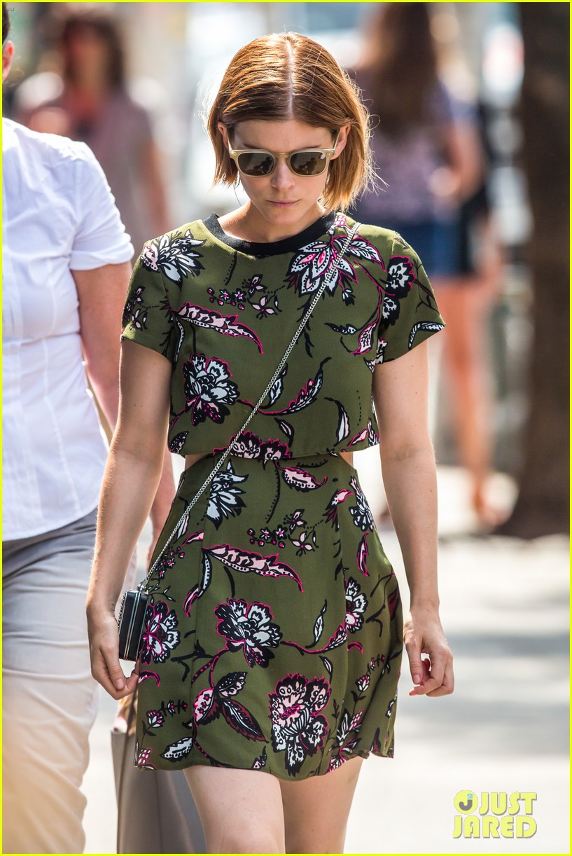 Kate Mara Cares Only About Her Family Owned NFL Teams Steelers & Giants ...