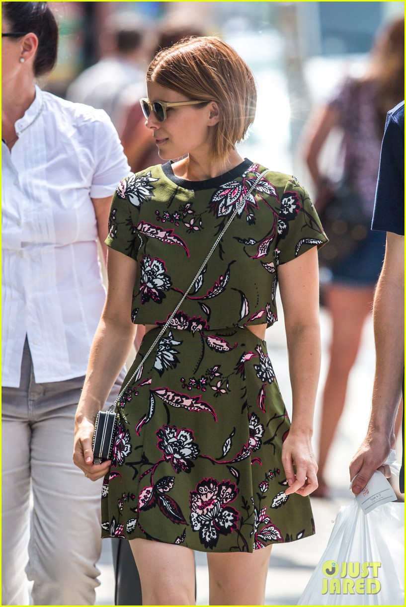 Kate Mara Cares Only About Her Family Owned NFL Teams Steelers & Giants ...