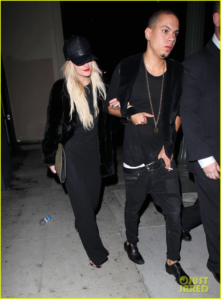 Ashlee Simpson Parties at the Same Club As Her Dad Joe: Photo 3215060 ...