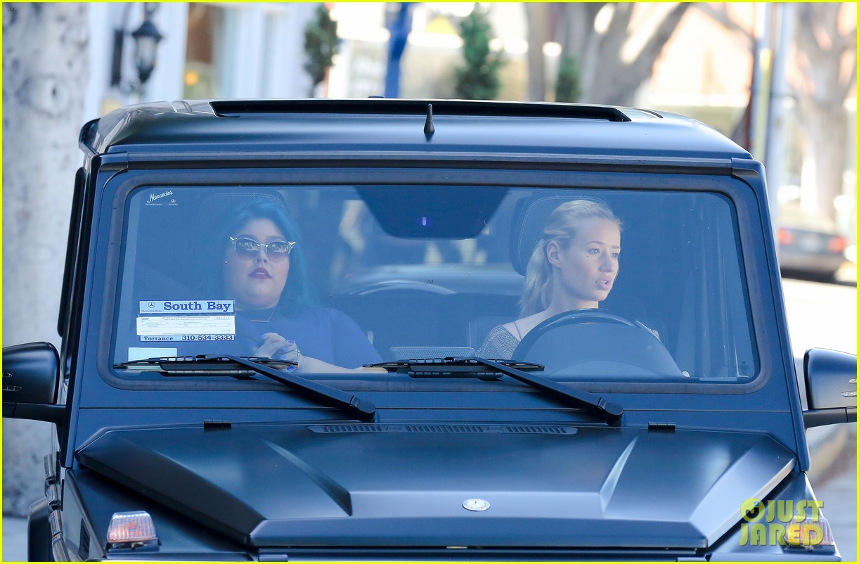 Iggy Azalea Wakes Up To 'Black Widow' Reaching Number 4!: Photo 3209297 ...