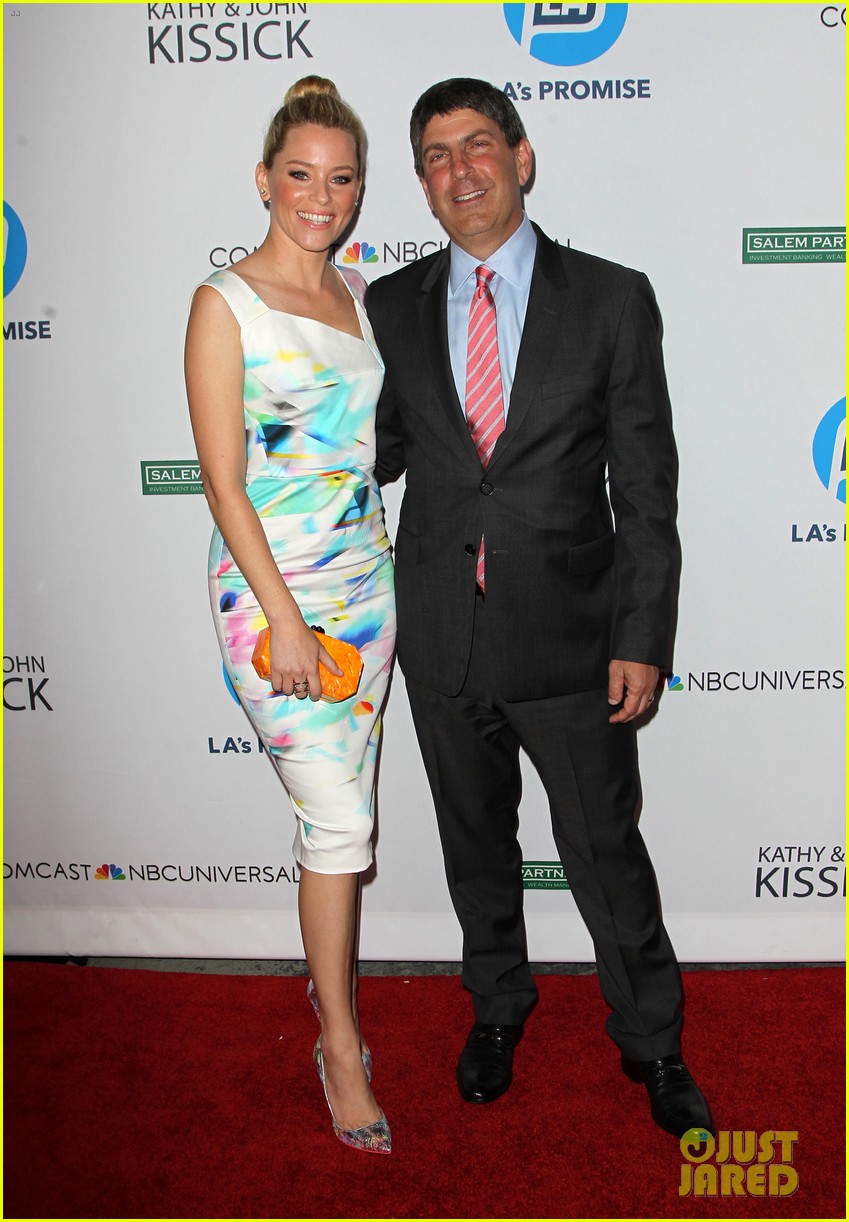 Elizabeth Banks & Hubby Max Handelman Support Advocates Of Education at ...