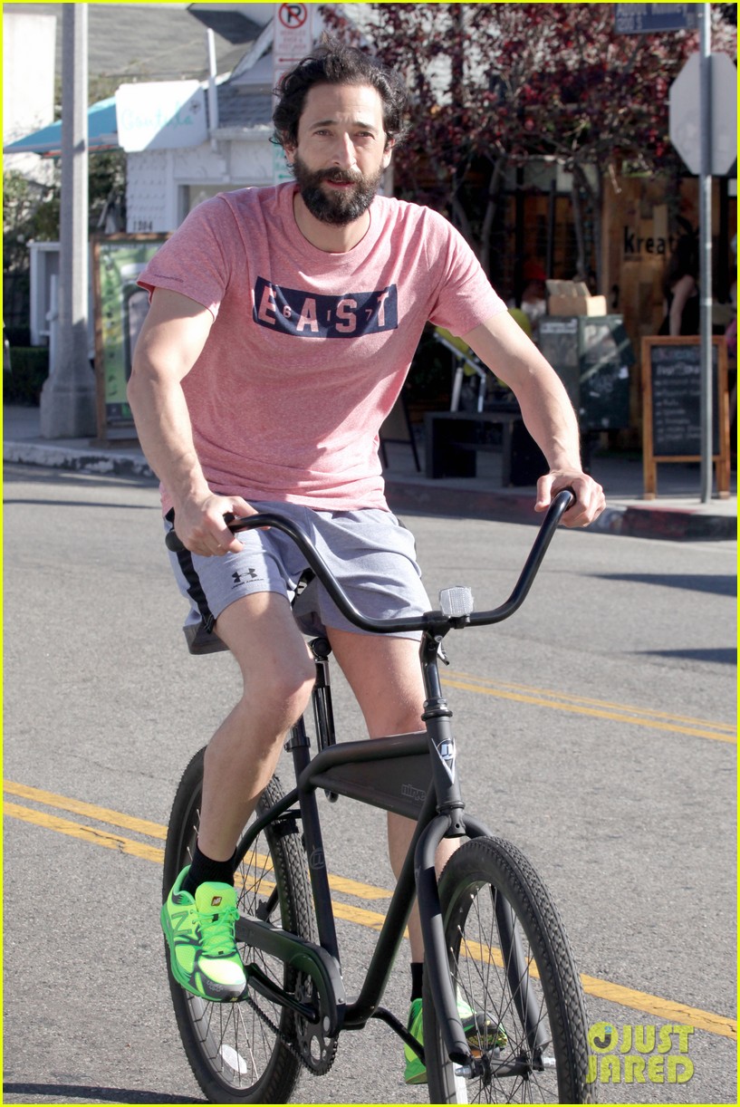 Adrien Brody & His Scruff Are Definitely Ready for No-Shave November ...