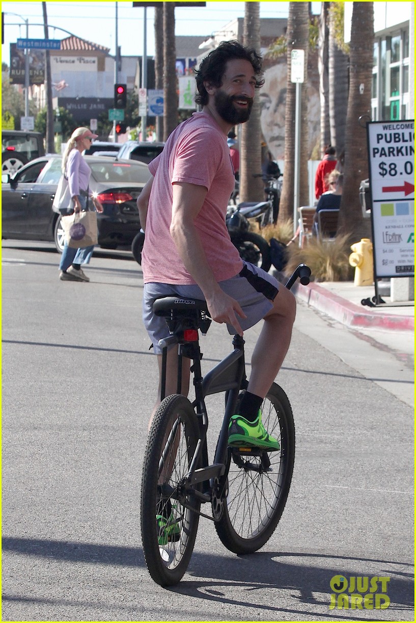 Adrien Brody & His Scruff Are Definitely Ready for No-Shave November ...