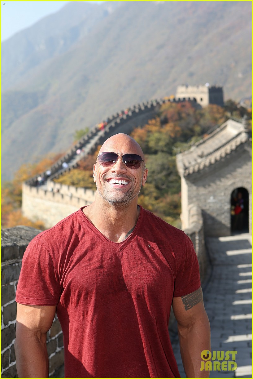 Dwayne Johnson Takes 'Hercules' to Crying Fans in Tokyo: Photo 3222529 ...