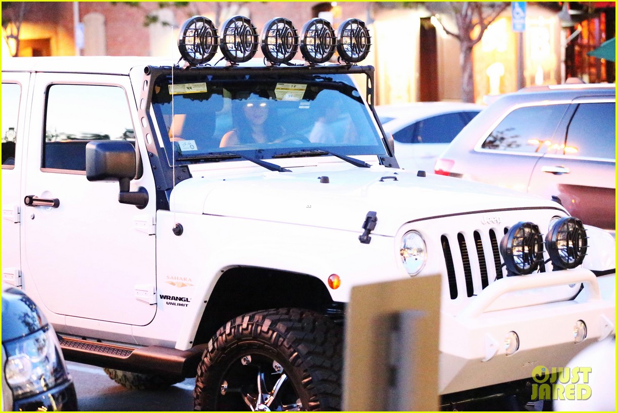 Kendall Jenner Still Looks Modelesque in Casual Clothes: Photo 3214172 ...