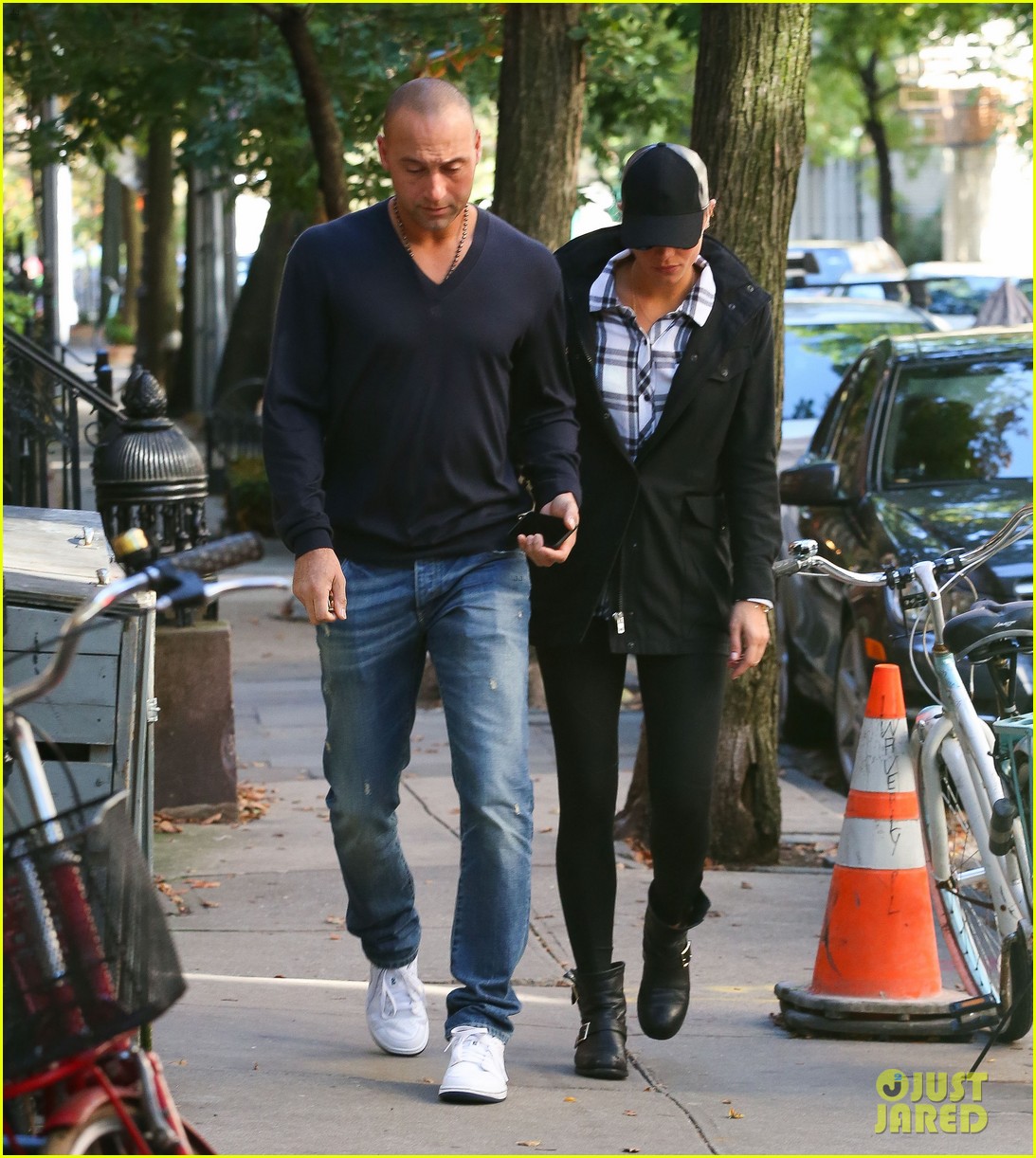 Derek Jeter & Hannah Davis Shoot Down Long Island Wedding Rumors By ...