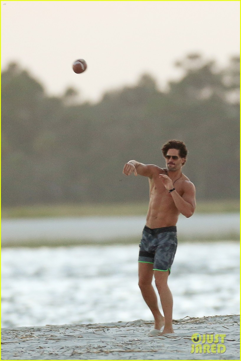Joe Manganiello & Matt Bomer Show Off Buff Bods in 'Magic Mike XXL' Beach Football Scenes: Photo ...