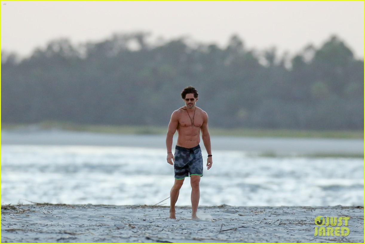 Joe Manganiello & Matt Bomer Show Off Buff Bods in 'Magic Mike XXL' Beach Football Scenes: Photo ...