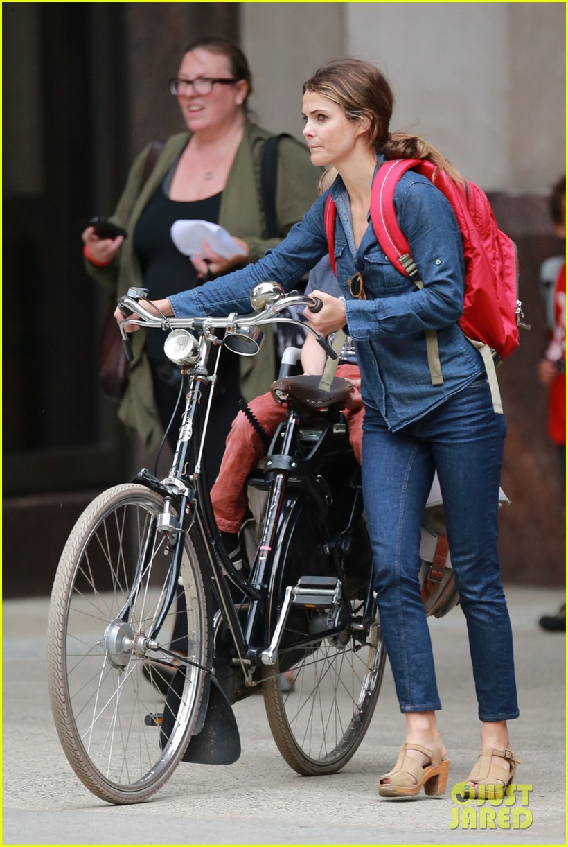 Keri Russell's 'Dawn of the Planet of the Apes' Gets DVD Release Date ...