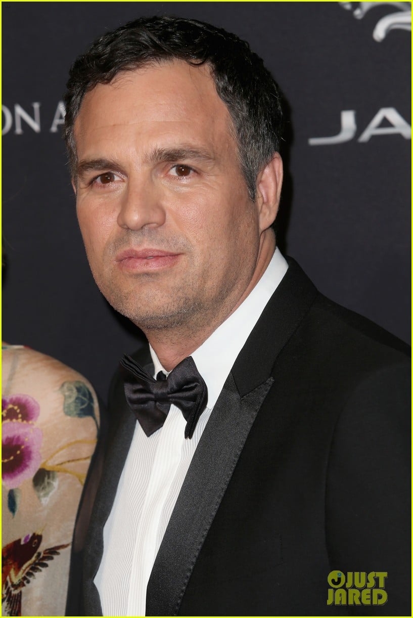 Mark Ruffalo & Robert Downey Jr Honored at Britannia Awards: Photo ...
