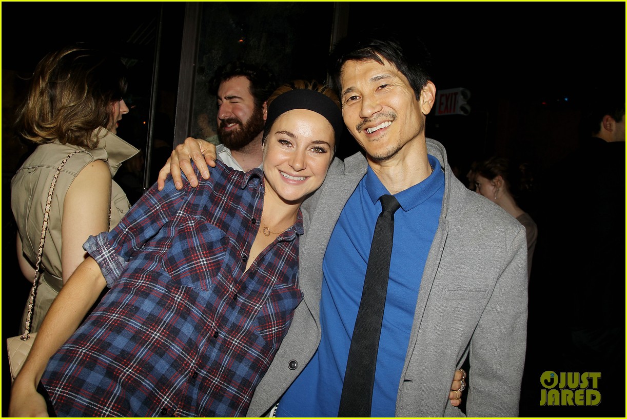 Shailene Woodley Teaches Jimmy Fallon Dance Moves, Explodes a Pumpkin ...