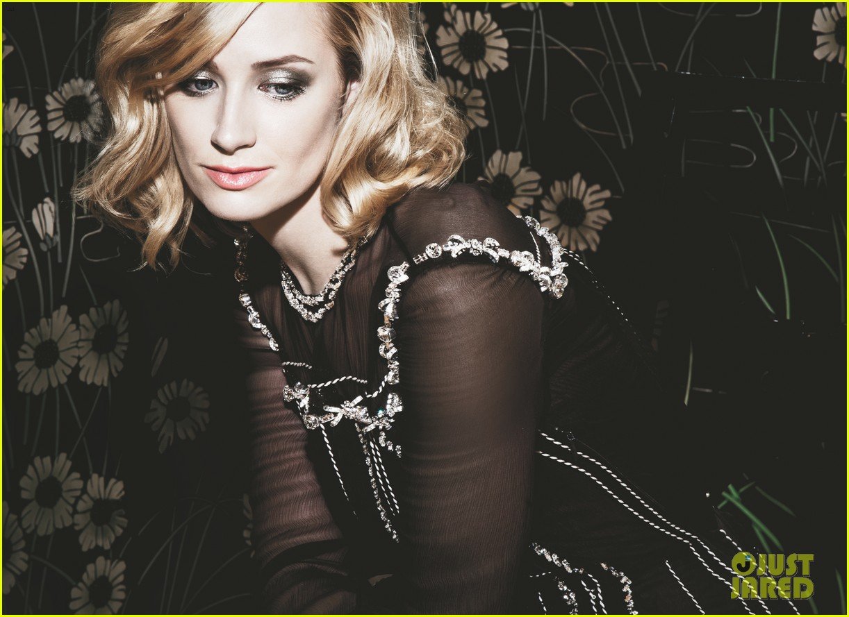 Beth Behrs Can Make Us Laugh on '2 Broke Girls' & Write Country Music ...