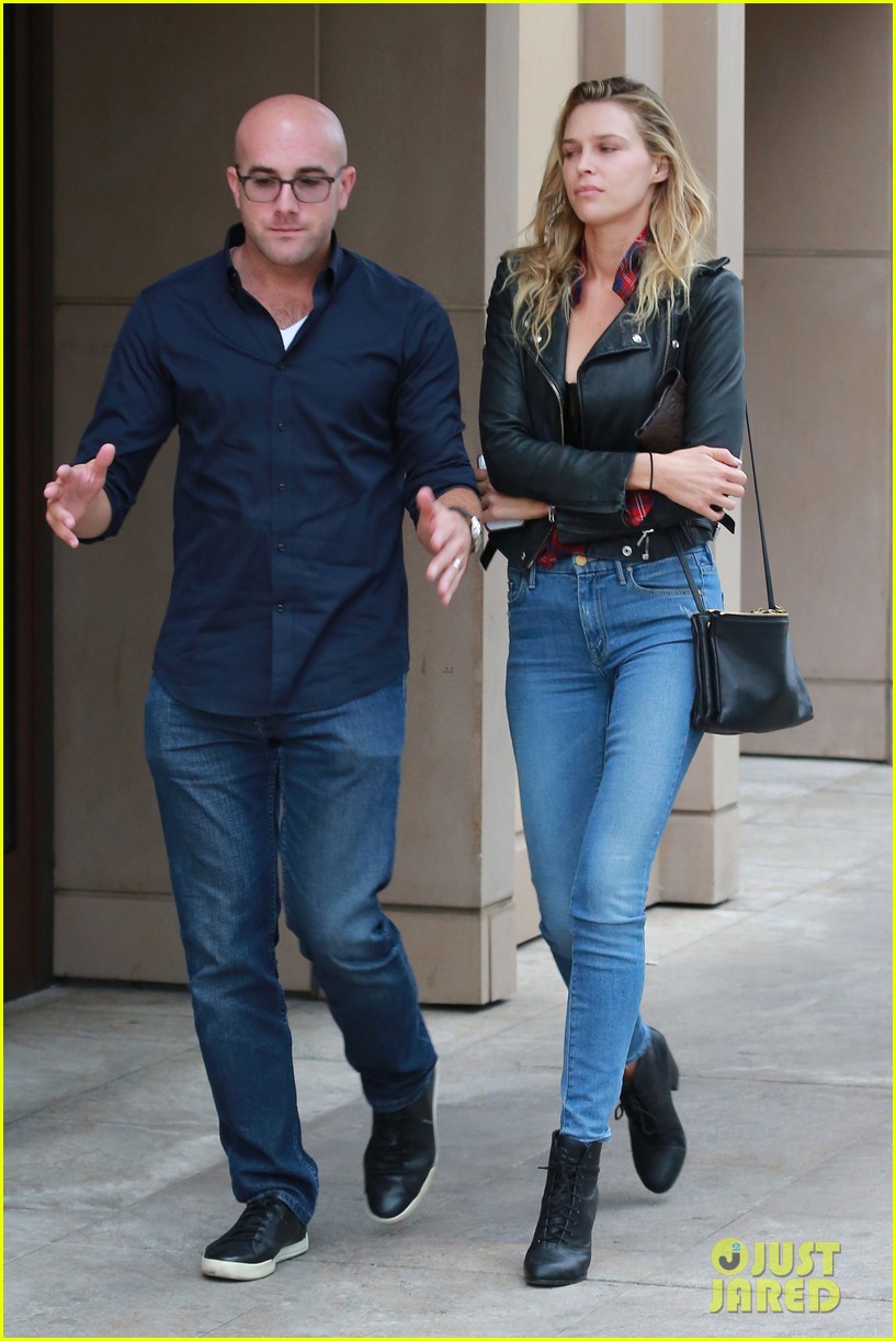 Sara & Erin Foster Celebrate Their Dad David Foster's Birthday: Photo ...