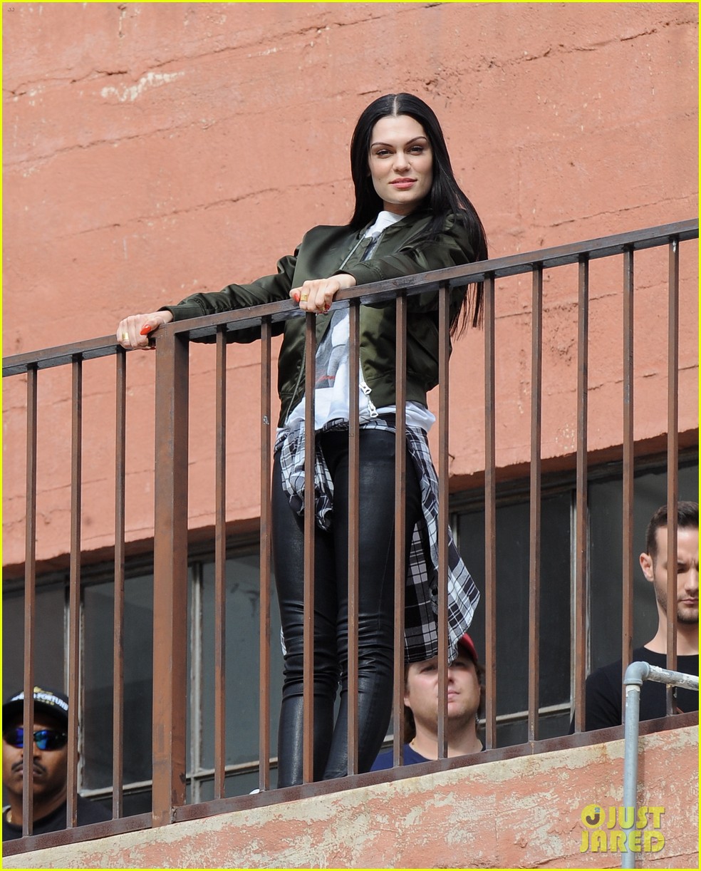 Jessie J is a Sexy Leather 'Masterpiece' on Her Music Video Set: Photo ...