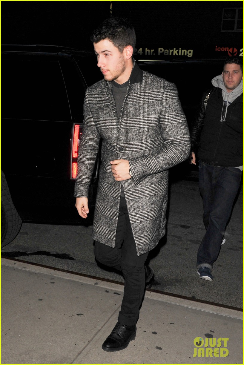Nick Jonas Gave Fans Hot Chocolate to Warm Up in Cold NYC: Photo ...