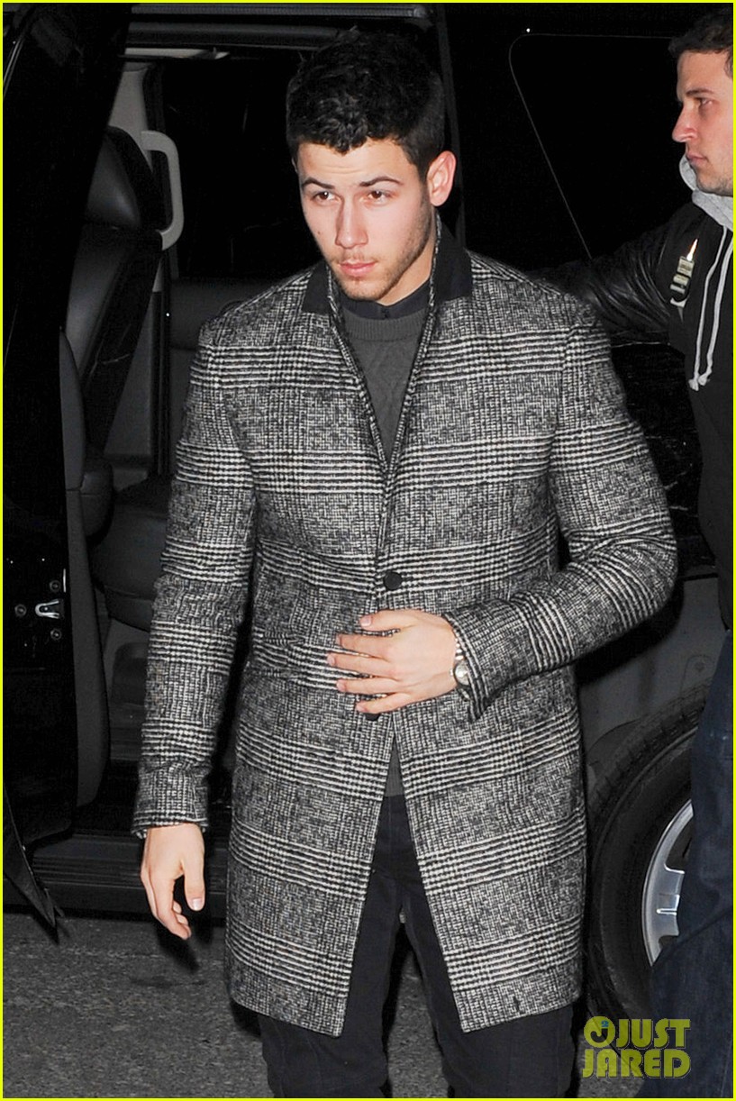 Nick Jonas Gave Fans Hot Chocolate to Warm Up in Cold NYC: Photo ...