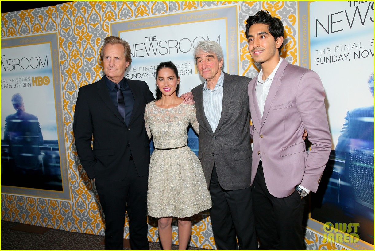 Olivia Munn & Dev Patel Bid Farewell to 'The Newsroom' at Season 3 ...