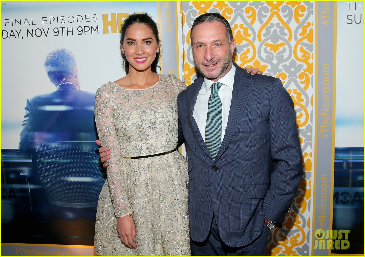 Olivia Munn & Dev Patel Bid Farewell to 'The Newsroom' at Season 3 ...