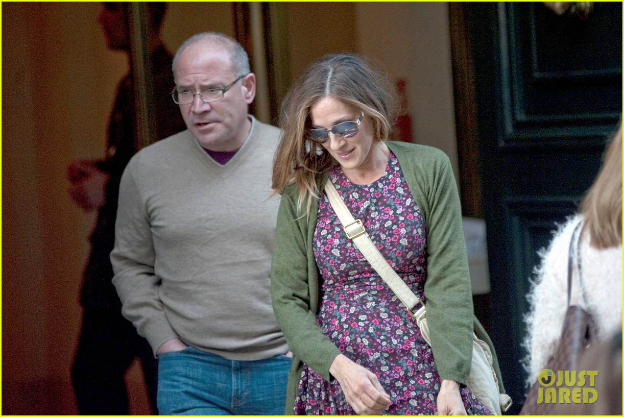 Sarah Jessica Parker Brings 'Hocus Pocus' with Her to Rome: Photo ...