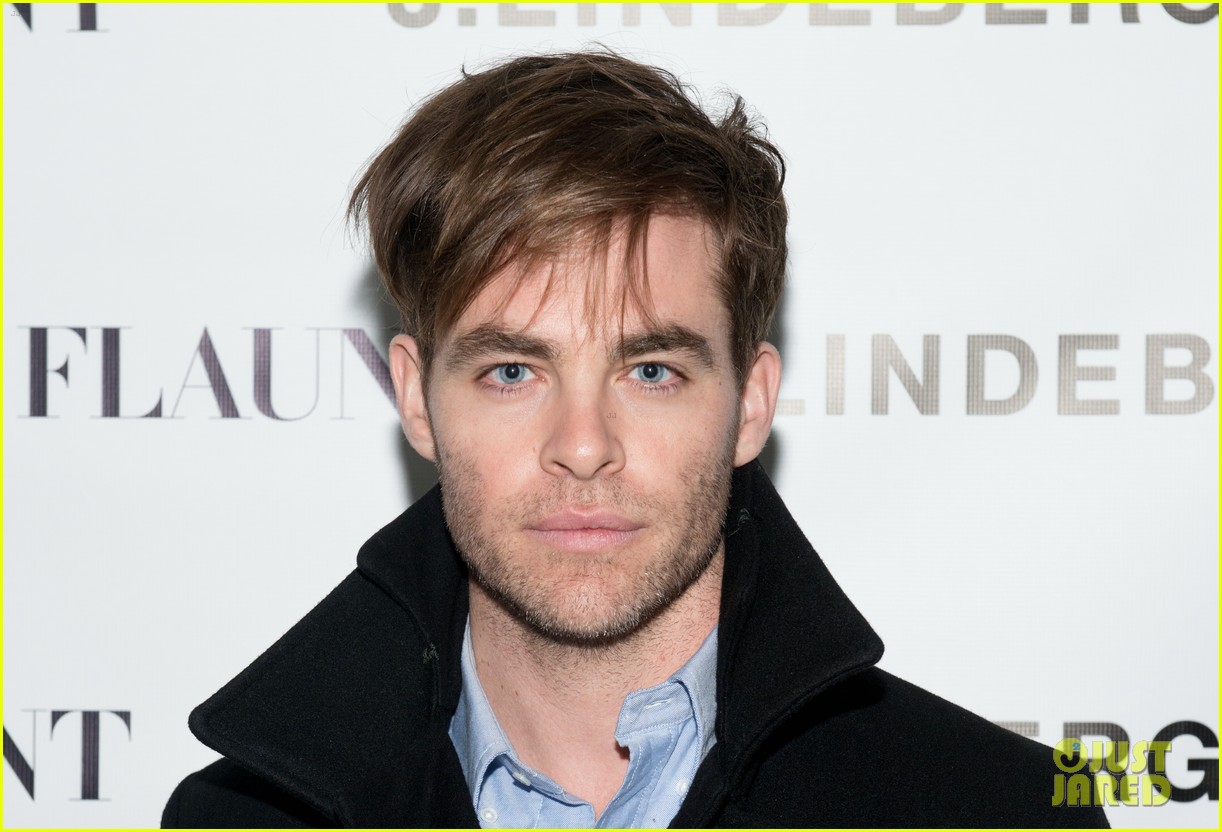 Chris Pine Is Sleek In a Pea Coat to Celebrate 'Flaunt' Cover!: Photo ...