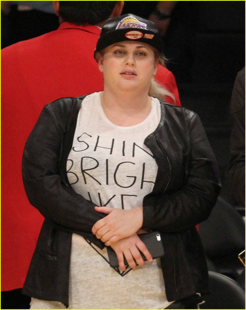Rebel Wilson Sells Dentures During 'Ellen Show' Game: Photo 3246256 ...