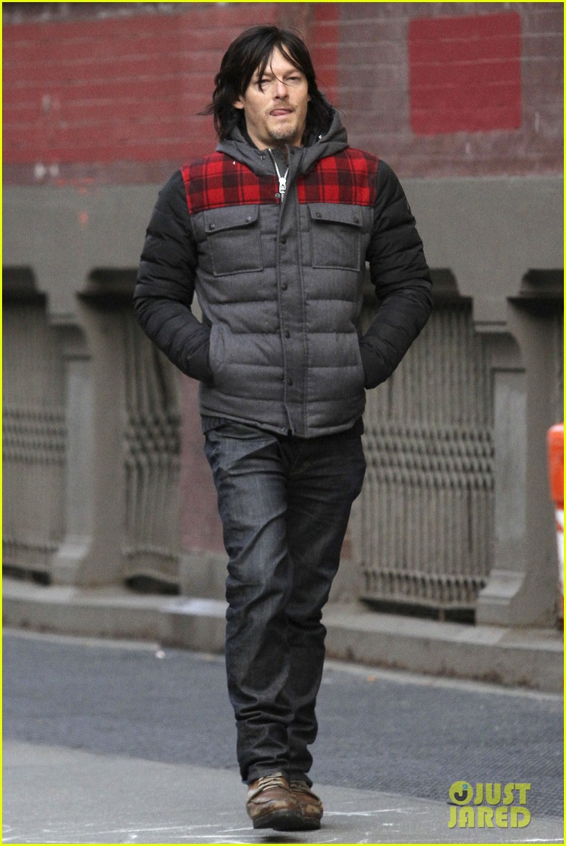Norman Reedus Steps Out Before Big 'Walking Dead' Mid-Season Finale ...
