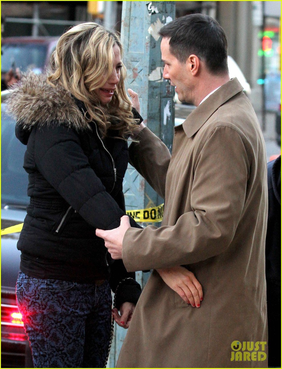 Keanu Reeves Comforts Crying Mira Sorvino in Emotional 'Daughter of God ...