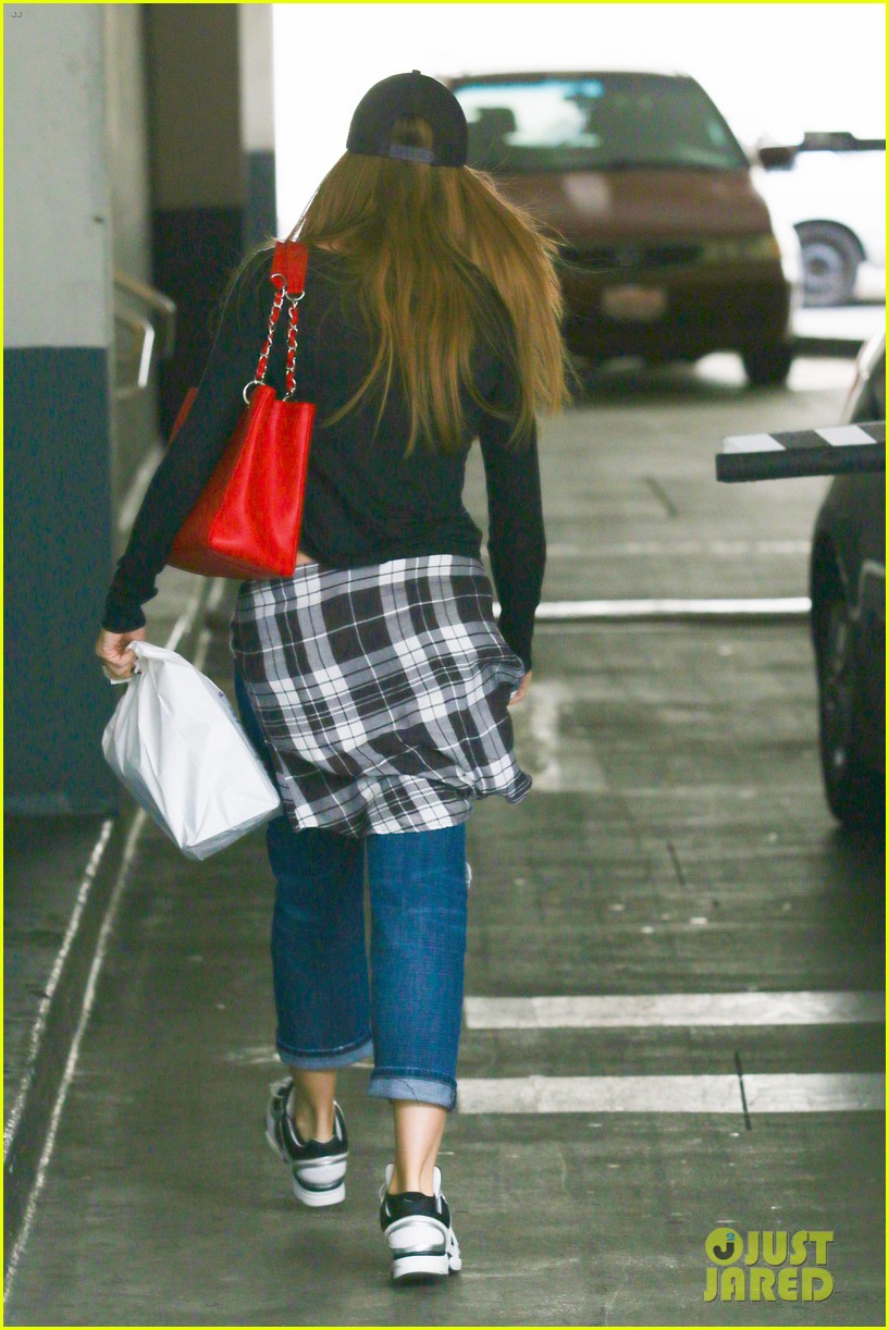 Sofia Vergara's Accent is a Hot Topic on 'The Noah Ritter Show': Photo ...