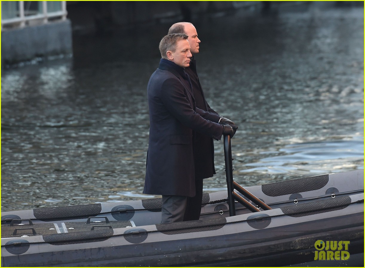 Photo: daniel craig continues filming spectre in london 03 | Photo ...