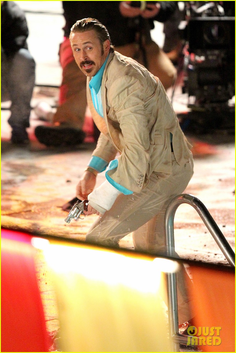 Soakin' Wet Ryan Gosling Heats Up a Freezing Cold Pool For 'Nice Guys ...