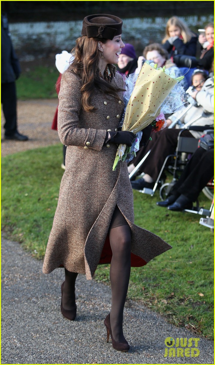 Kate Middleton & Prince Harry Kick Off Christmas with Church: Photo ...