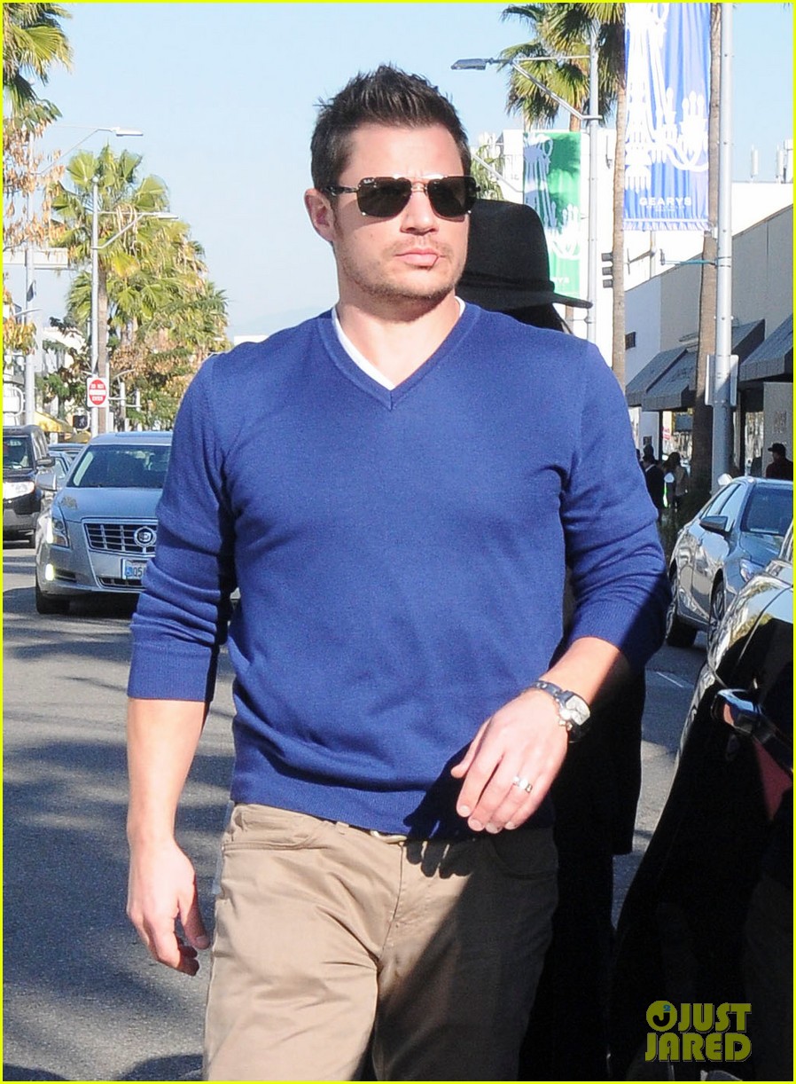 Nick & Vanessa Lachey Share Their Adorable Family Christmas Card with ...