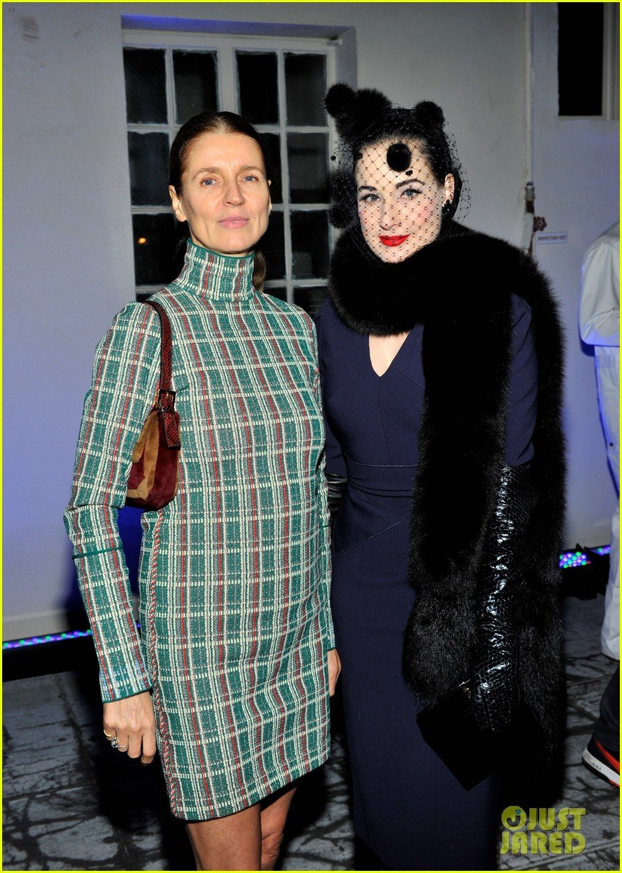 Sienna Miller & Mary-Kate Olsen Are Blonde Bombshells Helping Our Vets ...