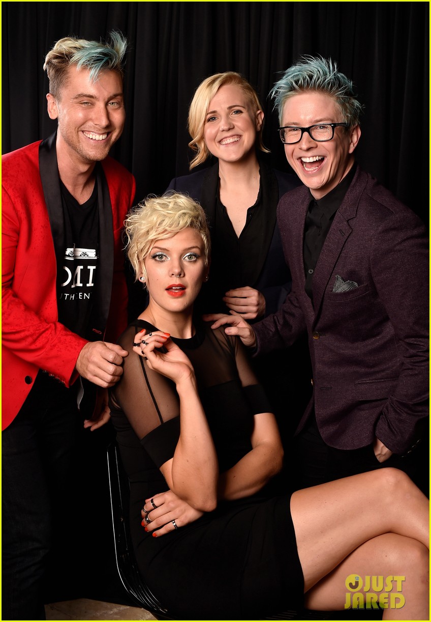 Ellen's Shirtless Gardener Billy Reilich Strips to His Speedo at Logo's ...