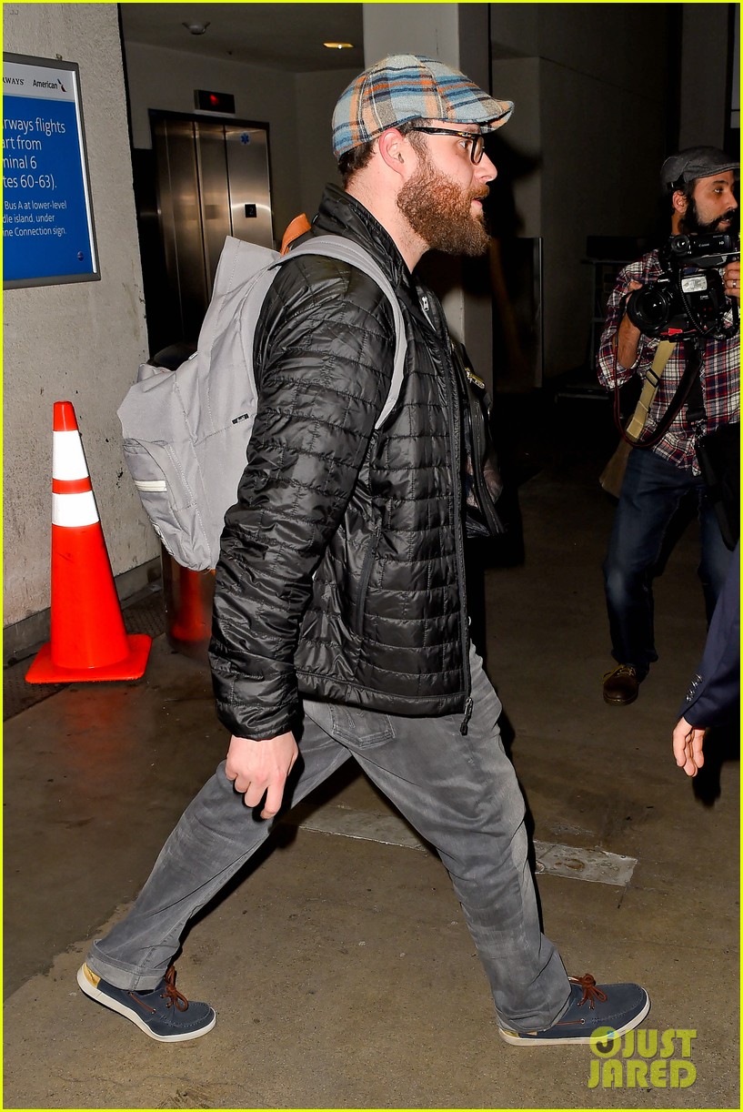 Seth Rogen Travels with New Bodyguard Amid Hackers' Threats: Photo ...