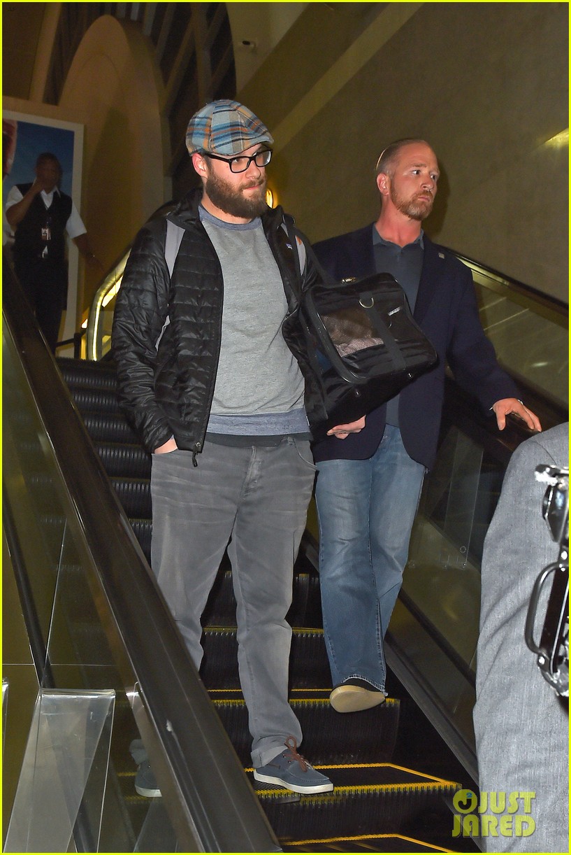 Seth Rogen Travels with New Bodyguard Amid Hackers' Threats: Photo ...