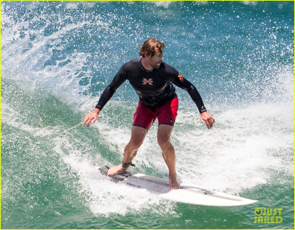 Simon Baker Shows Off His Shirtless Body Surfing: Photo 3286758 ...