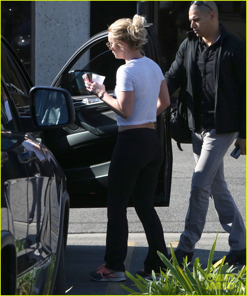 Britney Spears Flashes Rock Hard Abs After Dance Rehearsal: Photo ...