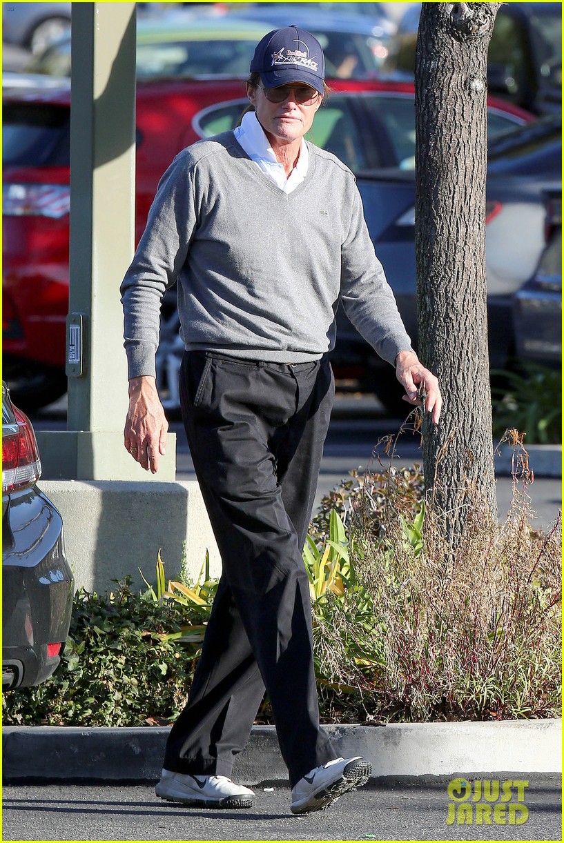 This Bruce Jenner Tabloid Cover Has the Web Buzzing: Photo 3280770 ...