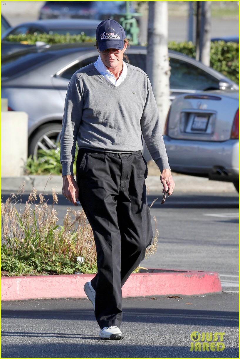 This Bruce Jenner Tabloid Cover Has the Web Buzzing: Photo 3280778 ...