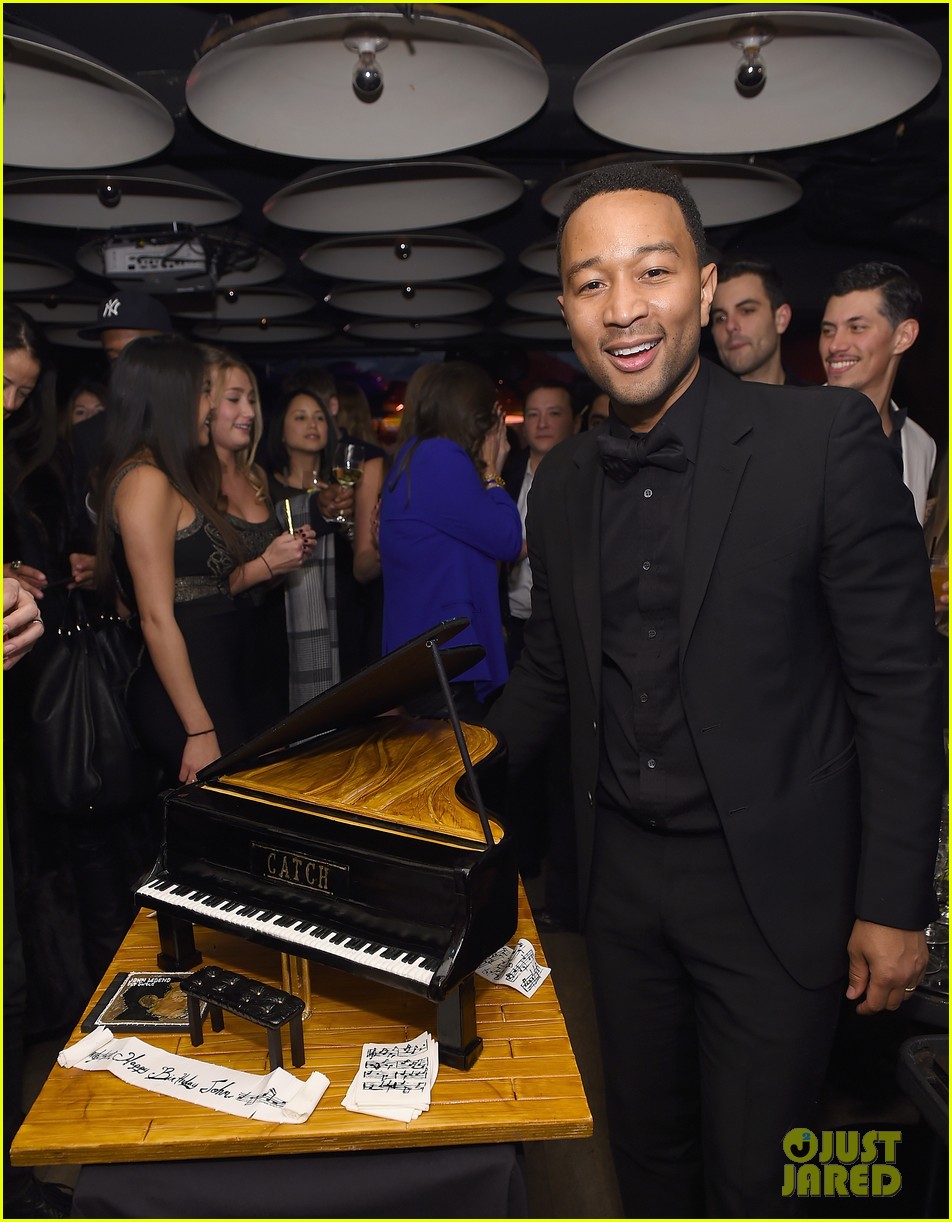 Kim Kardashian & Kanye West Pack on the PDA During John Legend's ...