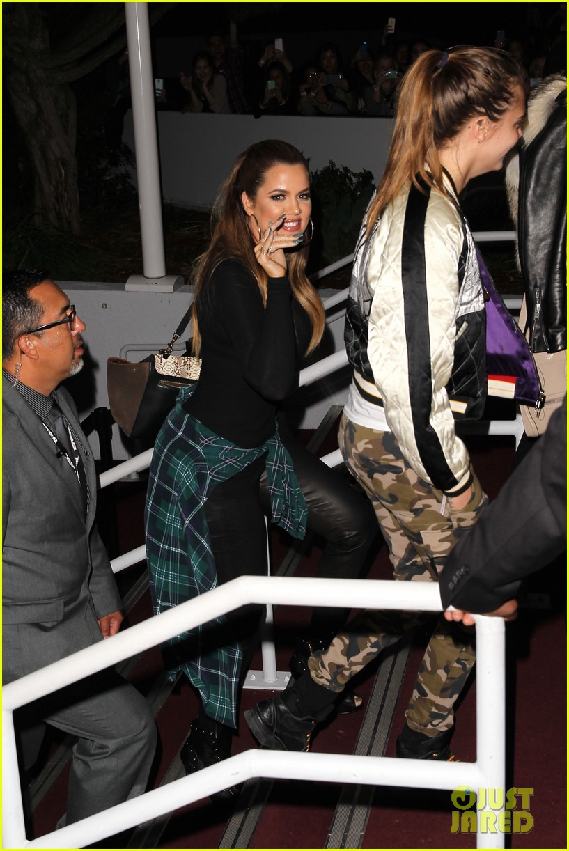 Kim Kardashian Flaunted Major Cleavage for Girls' Night Out: Photo ...