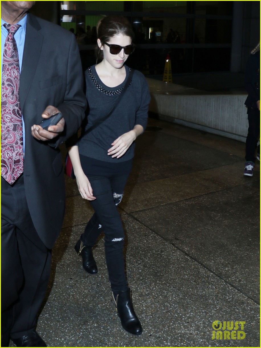 Anna Kendrick Says Standing Next To A Green Bay Packer Is Like Standing ...