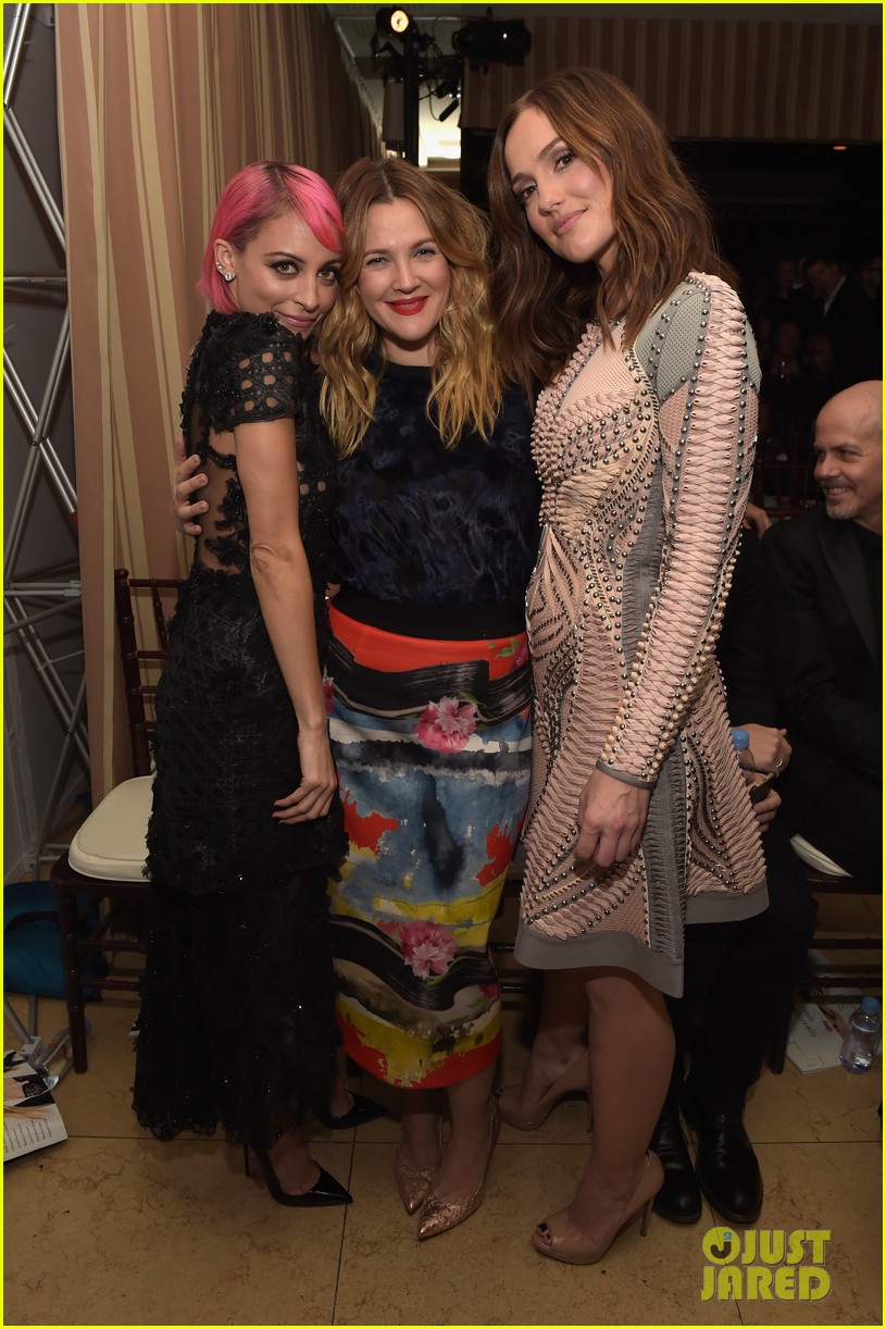 Kerry Washington & Drew Barrymore Buddy Up at 'Daily Front Row' Fashion ...