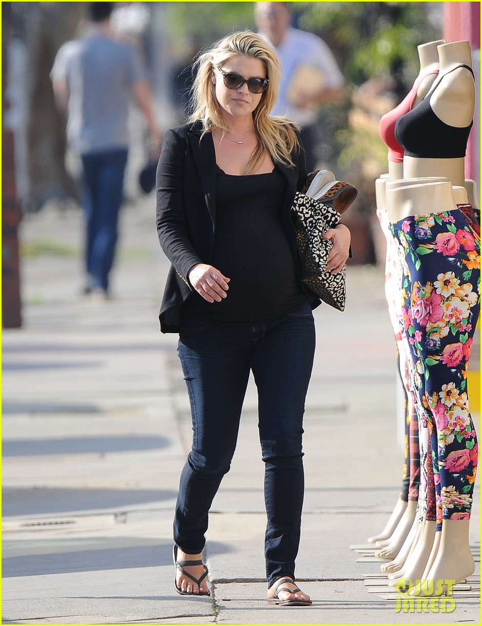 Pregnant Ali Larter is Deciding Between Three Different Diets to Lose ...