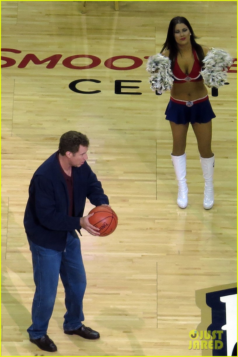 Mark Wahlberg & Will Ferrell Film the Infamous Basketball Throwing ...