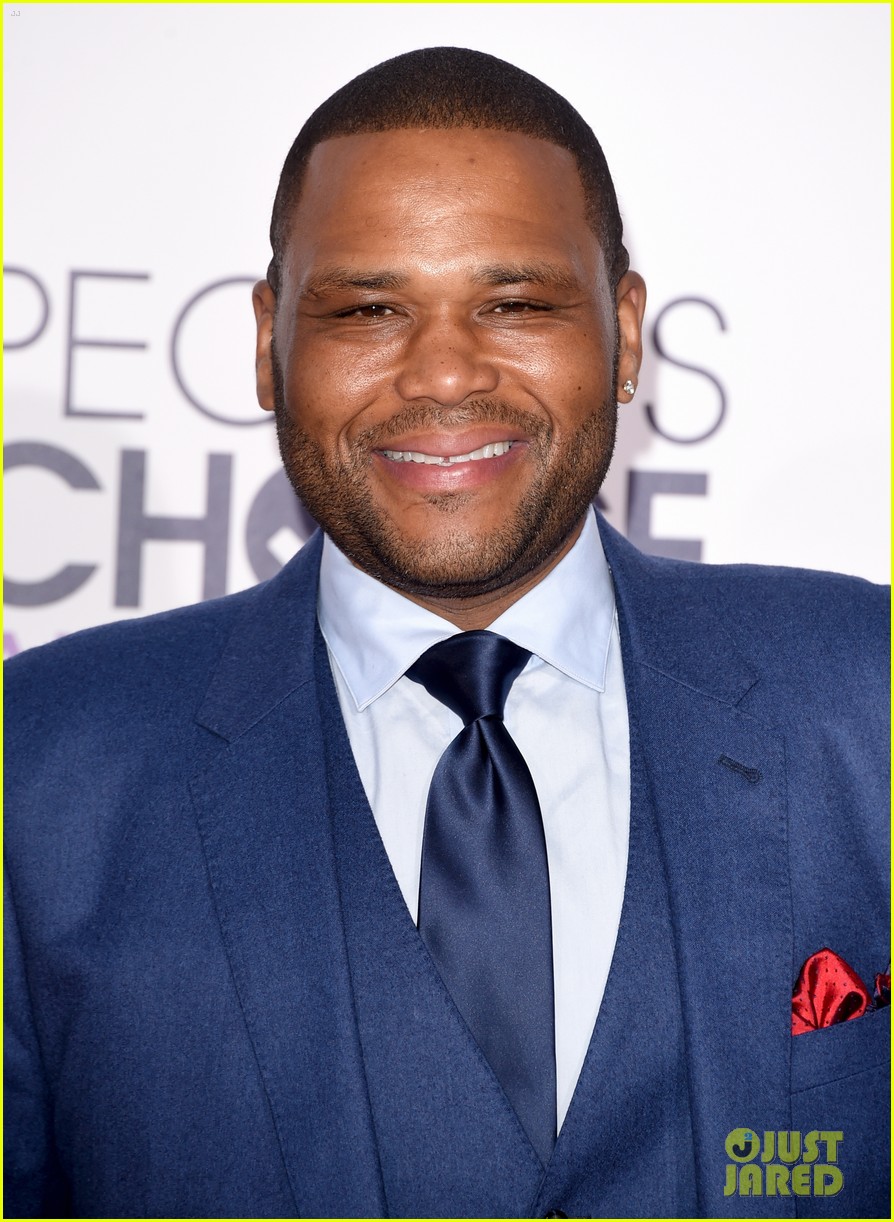 Olivia Munn Takes the Stage at the People's Choice Awards 2015: Photo ...